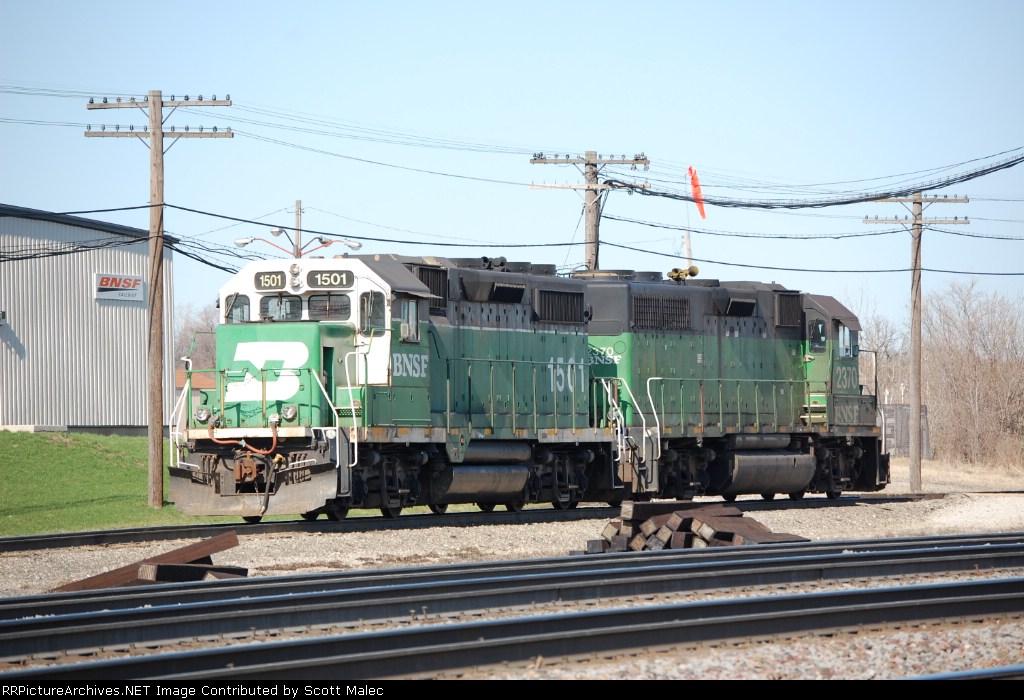 BNSF 1501 & 2370